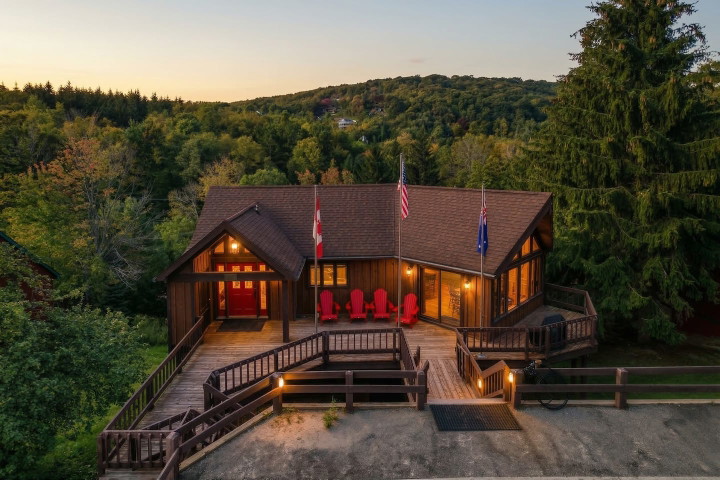 4br Chalet On Holimont: Views-hot Tub-home Theater - Ellicottville, NY