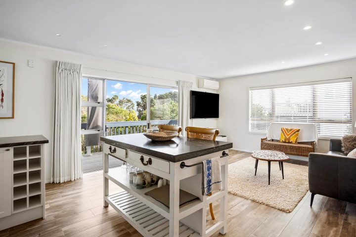 Maraetai Beach Guesthouse - Beachlands