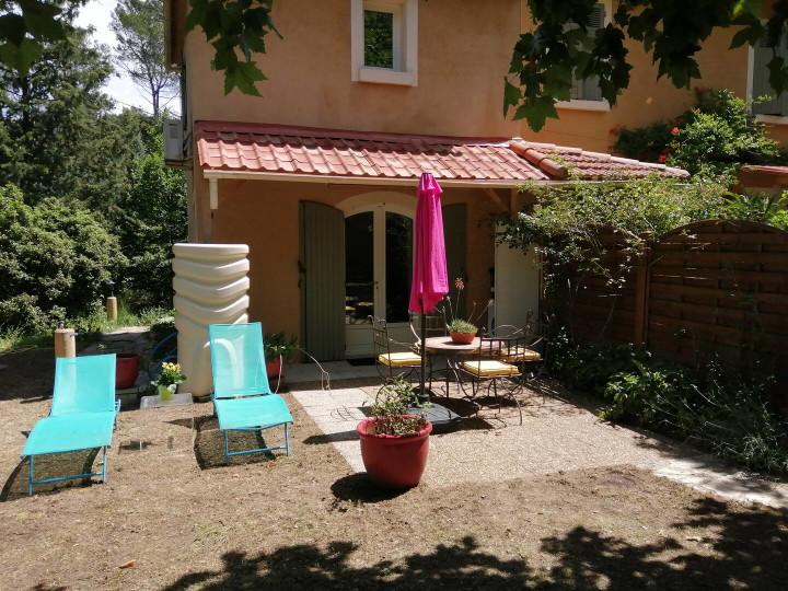 Maisonnette Calme Et Climatisé - Brignoles