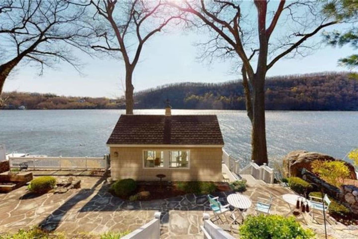 Lakefront 4br/4ba House, <65 Miles From Nyc - Brewster, NY