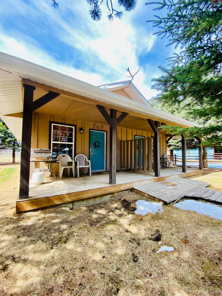 (4)cow Lake Store And Resort Cabin #4 - Rocky Mountain House