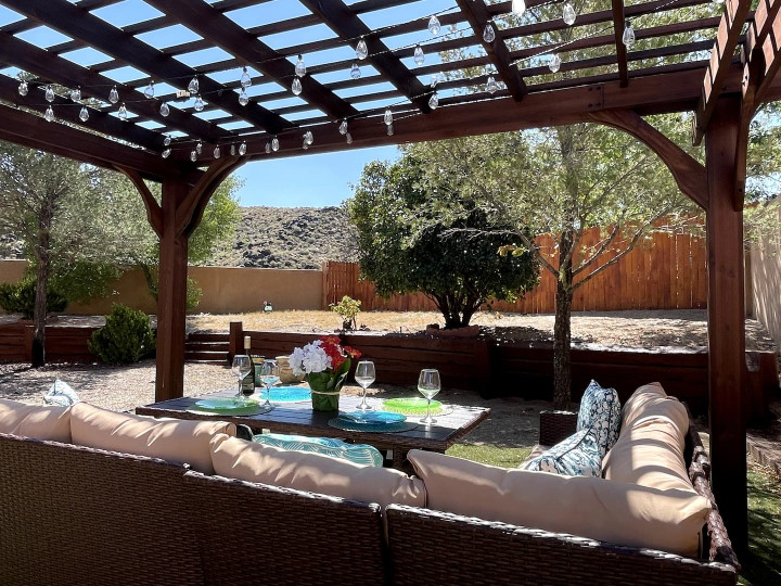 Adobe Dream. Just Renovated! 3 Bedroom, 2 Bath Gem - Albuquerque, NM
