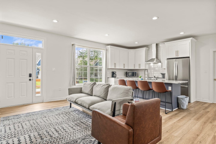 Bates-hendricks 3br/2.5ba | Pets + Air Mattress - Indianapolis, IN