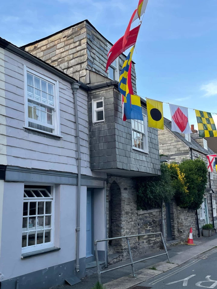 Historic Property In Padstow. Marble Arch Cottage - Polzeath Beach