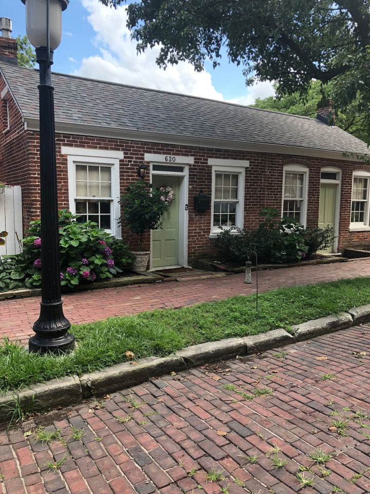 The Historic Garfield Inn - Belleville, IL