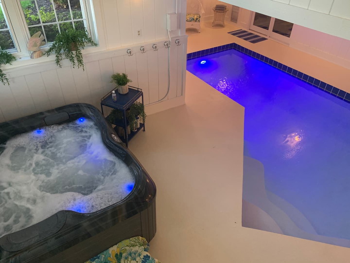 Private Pool, Hot Tub, Sauna And Modern Suite - Michigan