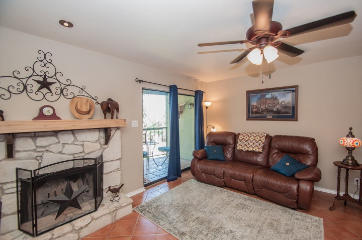 Texas Star Condo, Hill Country/canyon Lake Retreat - Canyon Lake, TX