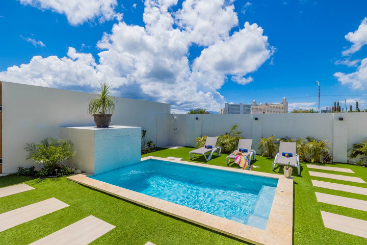 Brand New 3br W/private Pool ~ Walk To Palm Beach! - Aruba