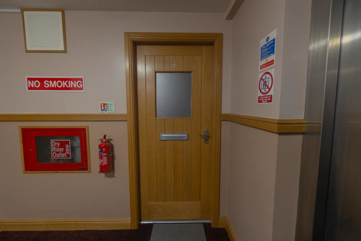 Superior Apartment - Private External Bathroom - Stranraer