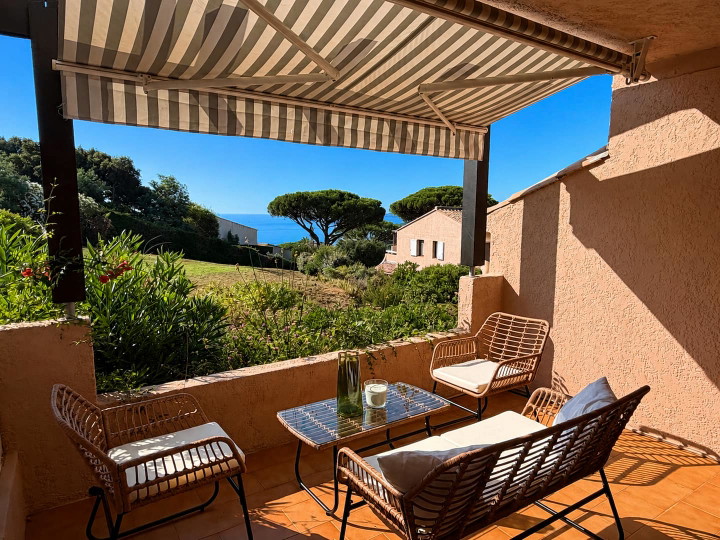 Studio Vue Mer Climatisé, Piscine, 4 Couchages - Sainte-Maxime
