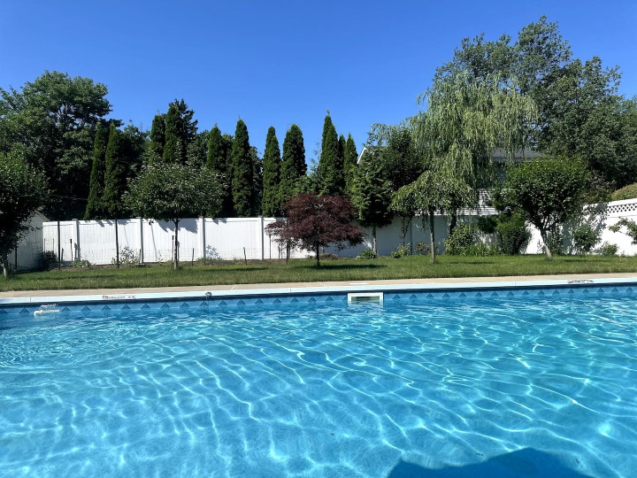 Adorable House With Pool - Albany, NY