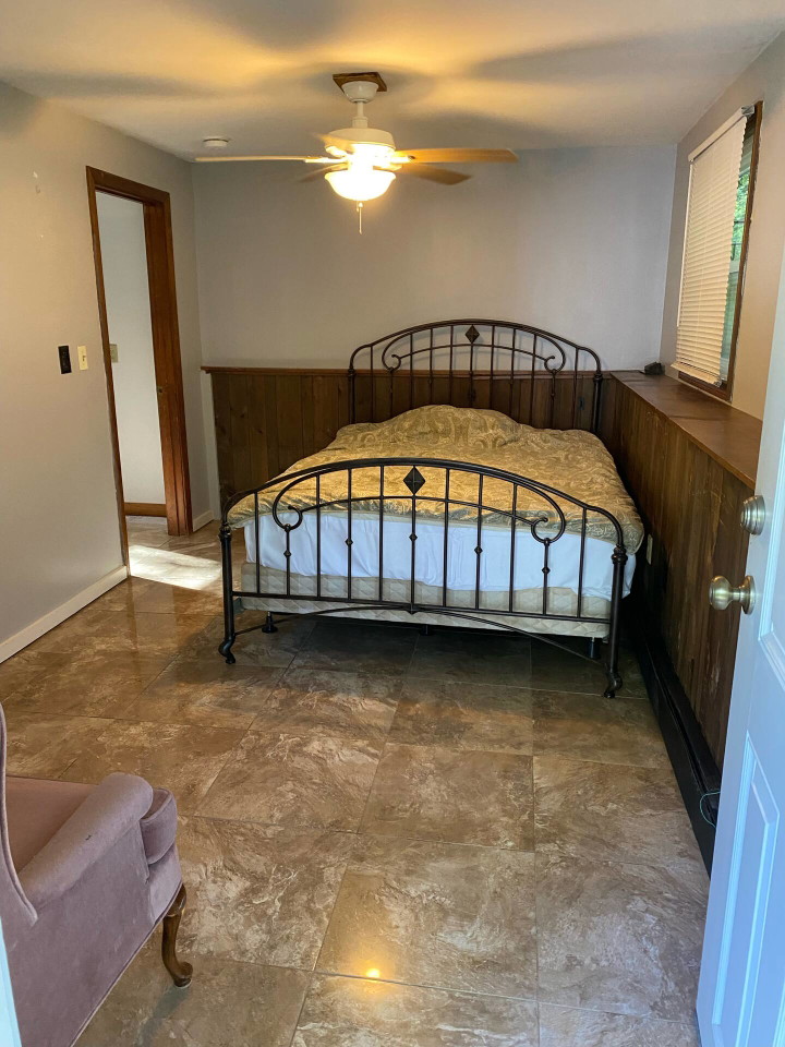Private Entrance - Manchester, NH