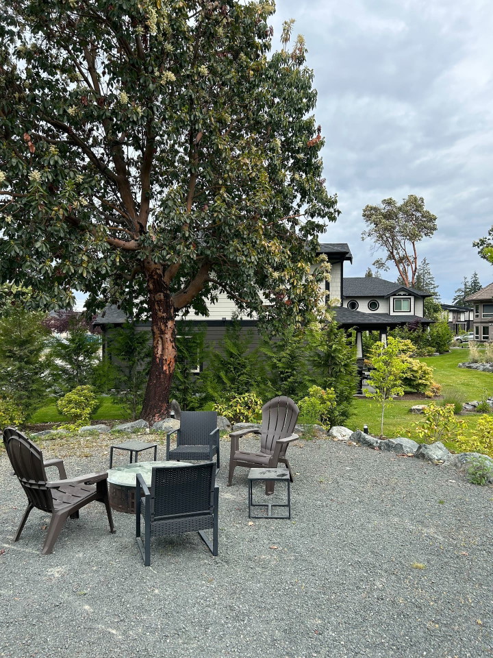 #19 Ocean Resort + Pool + Hottub & Modern Comfort - Parksville