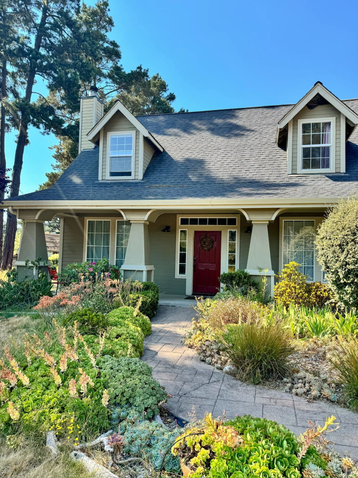 Charming Craftsman Home On 1.1 Acres - Fort Bragg