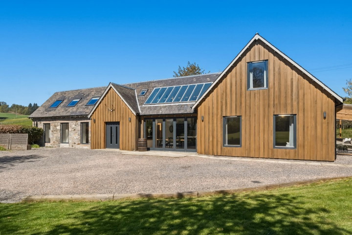 Luxury Deeside Retreat | Hot Tub & Outdoor Living - Aboyne