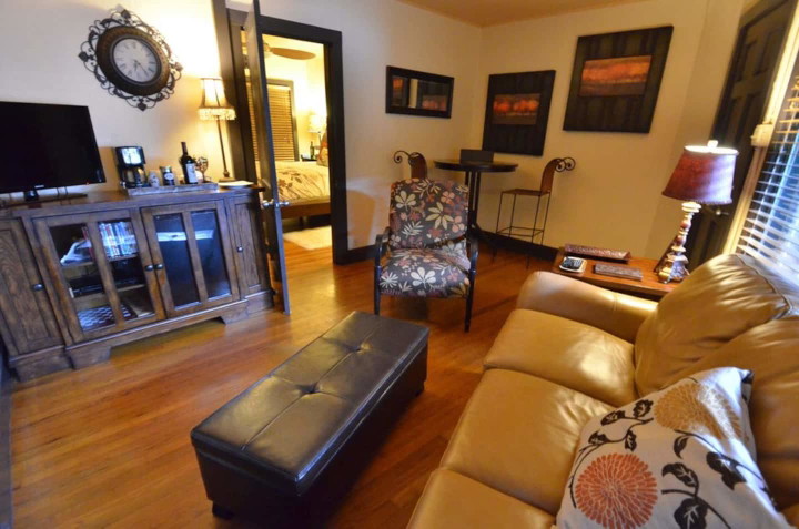 Palmer's Guest House In The Heart Of San Marcos - San Marcos, TX