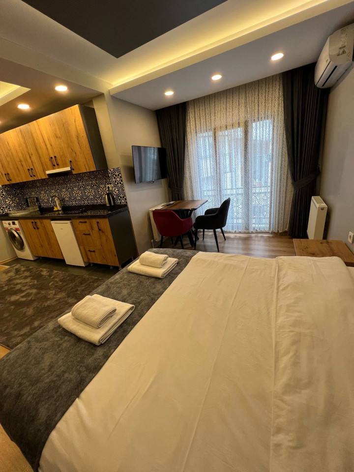 Taksim Meydana 7 Dk. Stüdyo 3.kat Daire 8 - Şişli