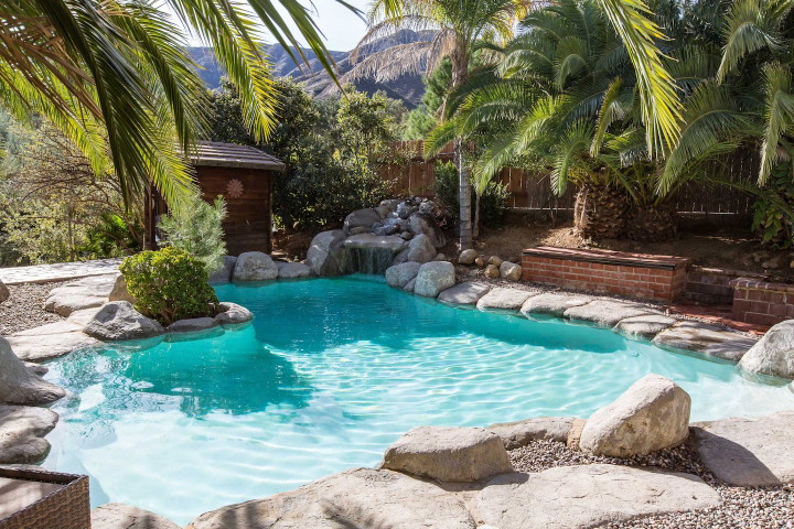 Large Family Gathering? Have Them All Under One Roof In This Beautiful Setting - Lake Elsinore, CA