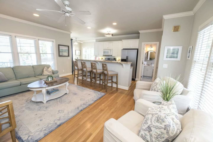 Family Beach House 1 Block From Ocean King Bed, Parking For 4, Sleeps Groups - Wilmington, NC