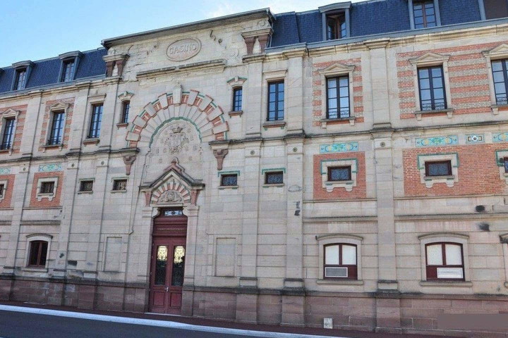 F2 At The Foot Of The Thermal Baths *** - Luxeuil-les-Bains