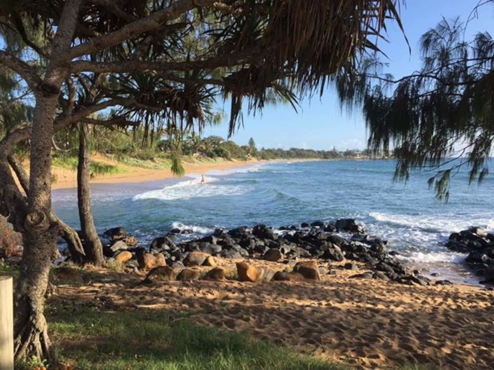 Bundy Beach Escape. Is 7 Houses To Archies Beach - Bargara