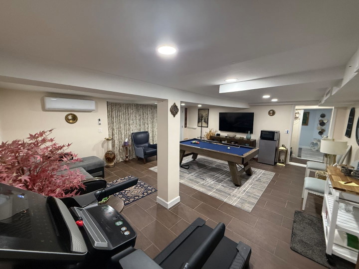 1br Yonkers Unit W/ Pool Table & Large Living - Englewood, NJ