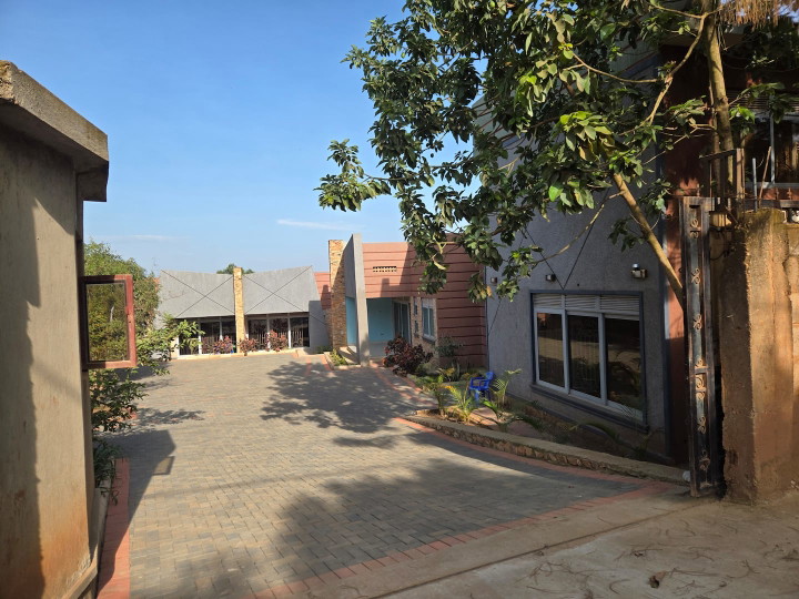 Pauk Villa Apartments & Hotel - Kampala