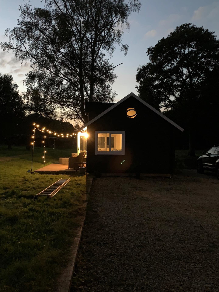 Scandi Style Cabin In Large Garden Beautiful Views - Shere