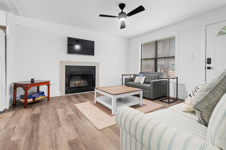 Minutes From Unc | 15 Min To Duke | Private Deck - Chapel Hill, NC