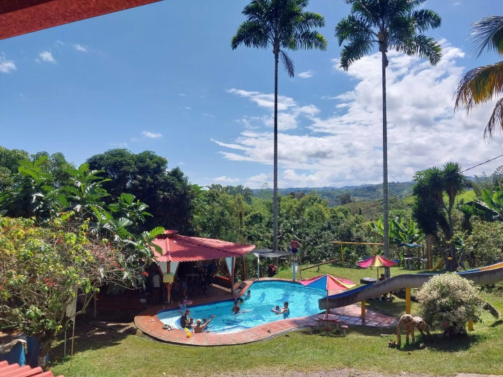 Finca Recreacional "La Playita" Cabaña Mandarino - Manzanares, Colombia