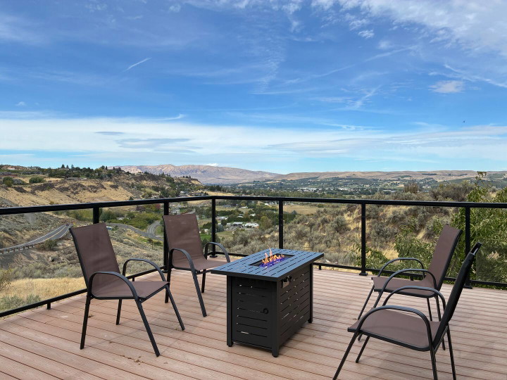 Panoramic Valley View Home With 2 Kings - Yakima, WA