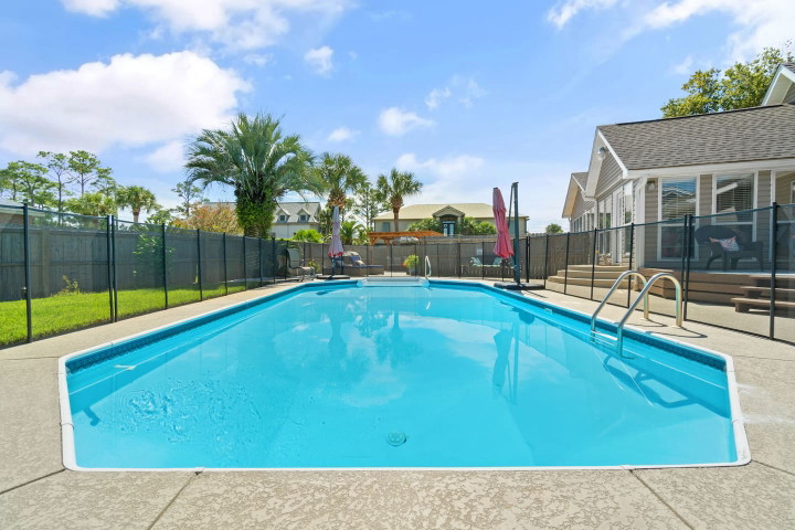 Beautiful And Spacious Home W/private Heated Pool! - Pensacola Beach, FL