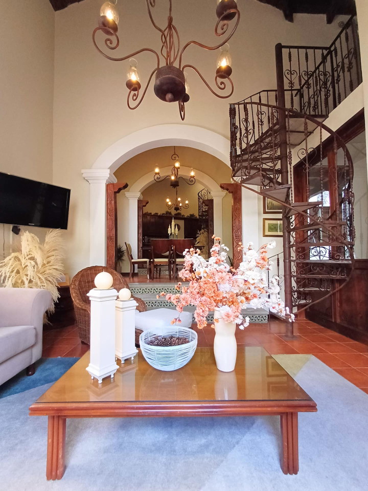 Boho 4 Ensuite Rooms, Walk To Antigua -