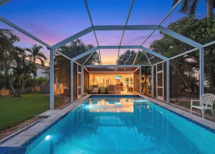 Marco Beach House Just 2 Blocks From The Beach! - Marco Island, FL