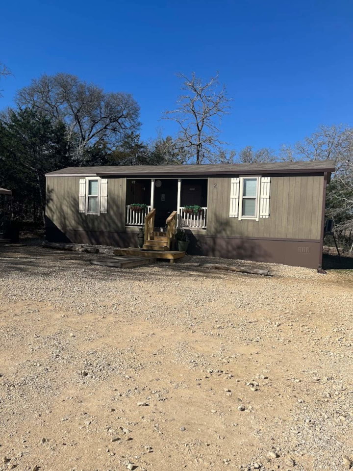 Bear Ranch Cabin #1 - Cedar Creek, TX