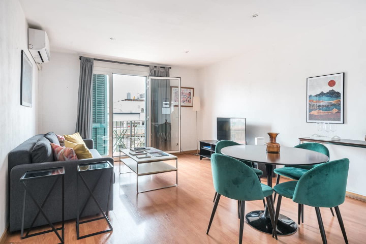 Beautiful Apartment Overlooking Plaza Catalunya - Barcelona