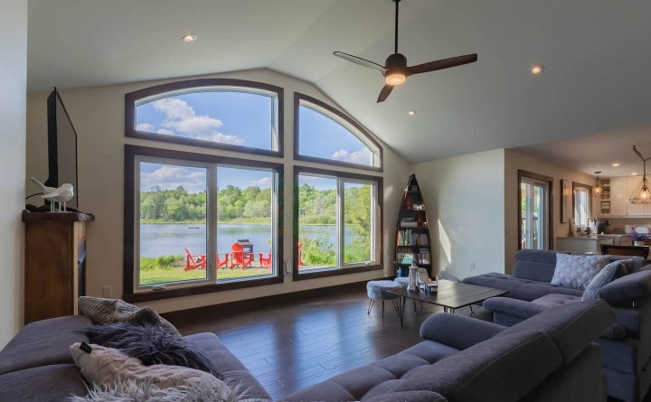 Four Season Waterfront Muskoka Cottage - Bracebridge