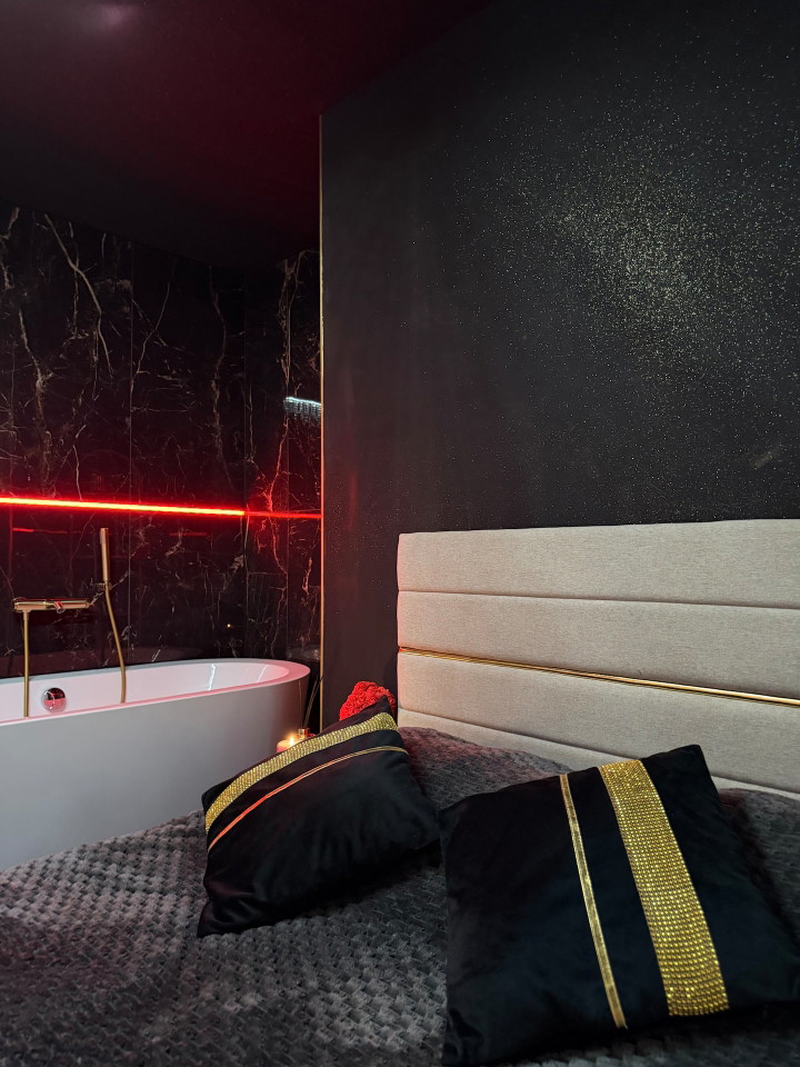 La Nuit Impériale -Sauna & Jacuzzi Privé 5 Genève - Annemasse