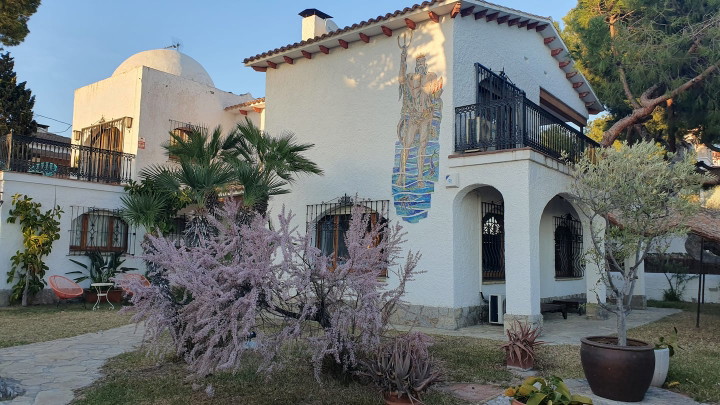 Beautiful Seafront Villa Near Barcelona - Comarruga