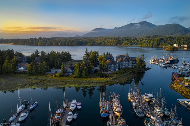 Signature Collection, 1 Bedroom Queen, Outdoor Tub - Ucluelet