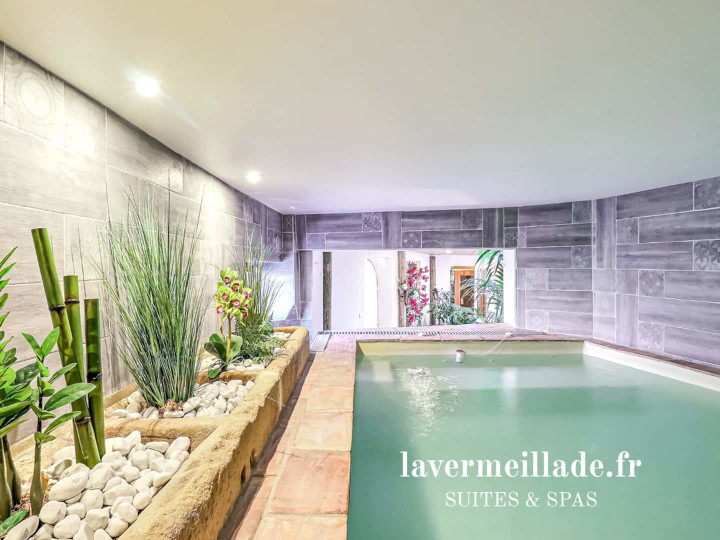 Spa-sauna - Massages - Billard- Cinéma - Piano - Calvisson