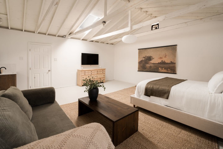 The Manchester Retreat - Gardena, CA