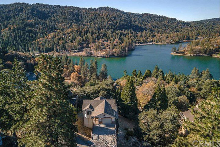 Cozy Cabin W/ Spectacular Lake View! - Crestline, CA