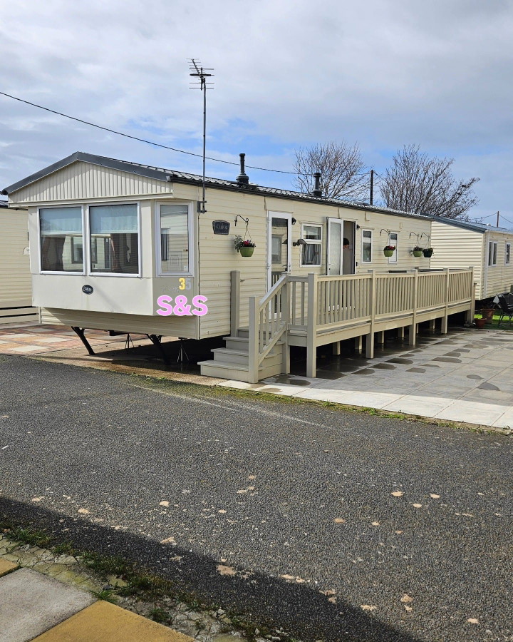 S&s Caravan Lyons Winkups - Towyn