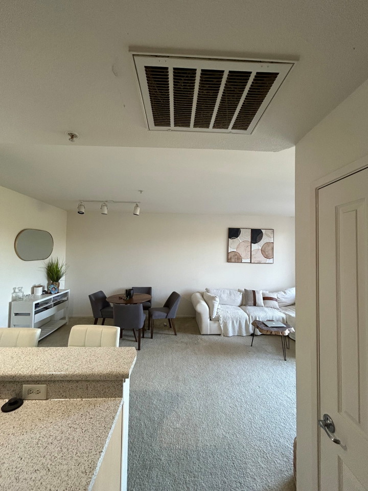 Apartment 15 Min From Laguna Beach - Irvine, CA