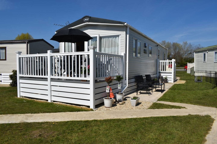 The Lakeside Retreat - Doggy And Child Friendly - 코츠월드