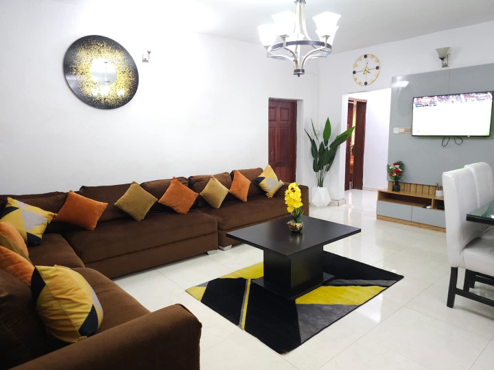 Ekem's Place Ikeja ..Luxury, Serenity, Security - Lagos, Nigeria