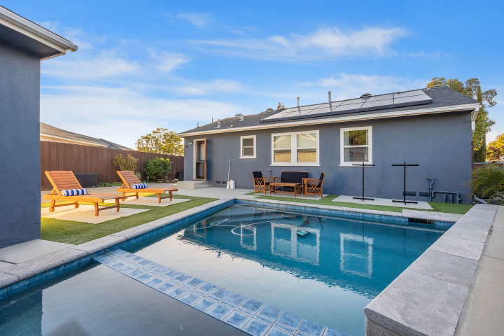 Travelers Oasis W/ Private Pool + Hot Tub - San Diego