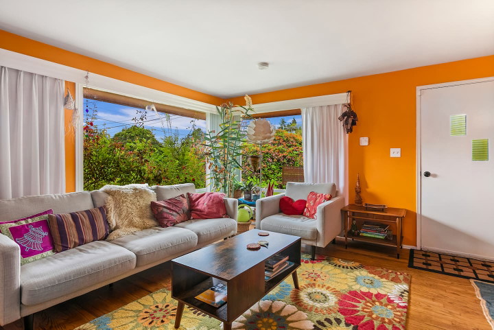 Boho Bliss Bungalow - Mountlake Terrace, WA