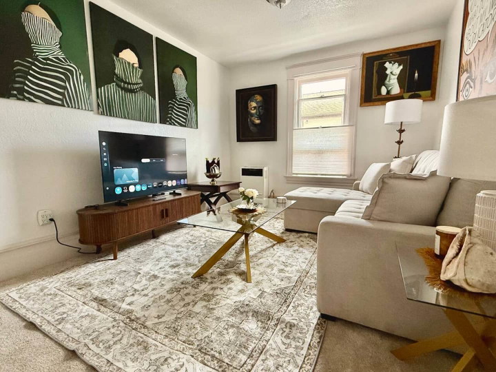 2bd/1ba Chic Downtown Luxury Apt - Arcata, CA